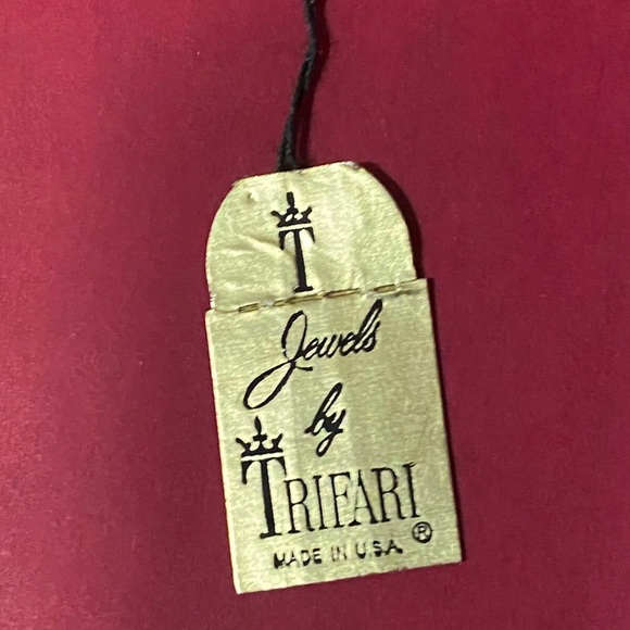 Trifari | Jewelry | Vintage Signed Crown Trifari Large Gold Tone ...